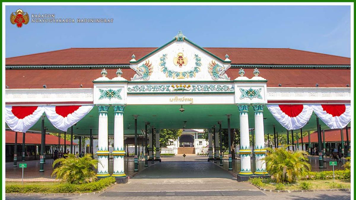 Keraton Jogja: Tempat Sejarah yang Pas Banget Buat Dikunjungi! - Pendopo Tour